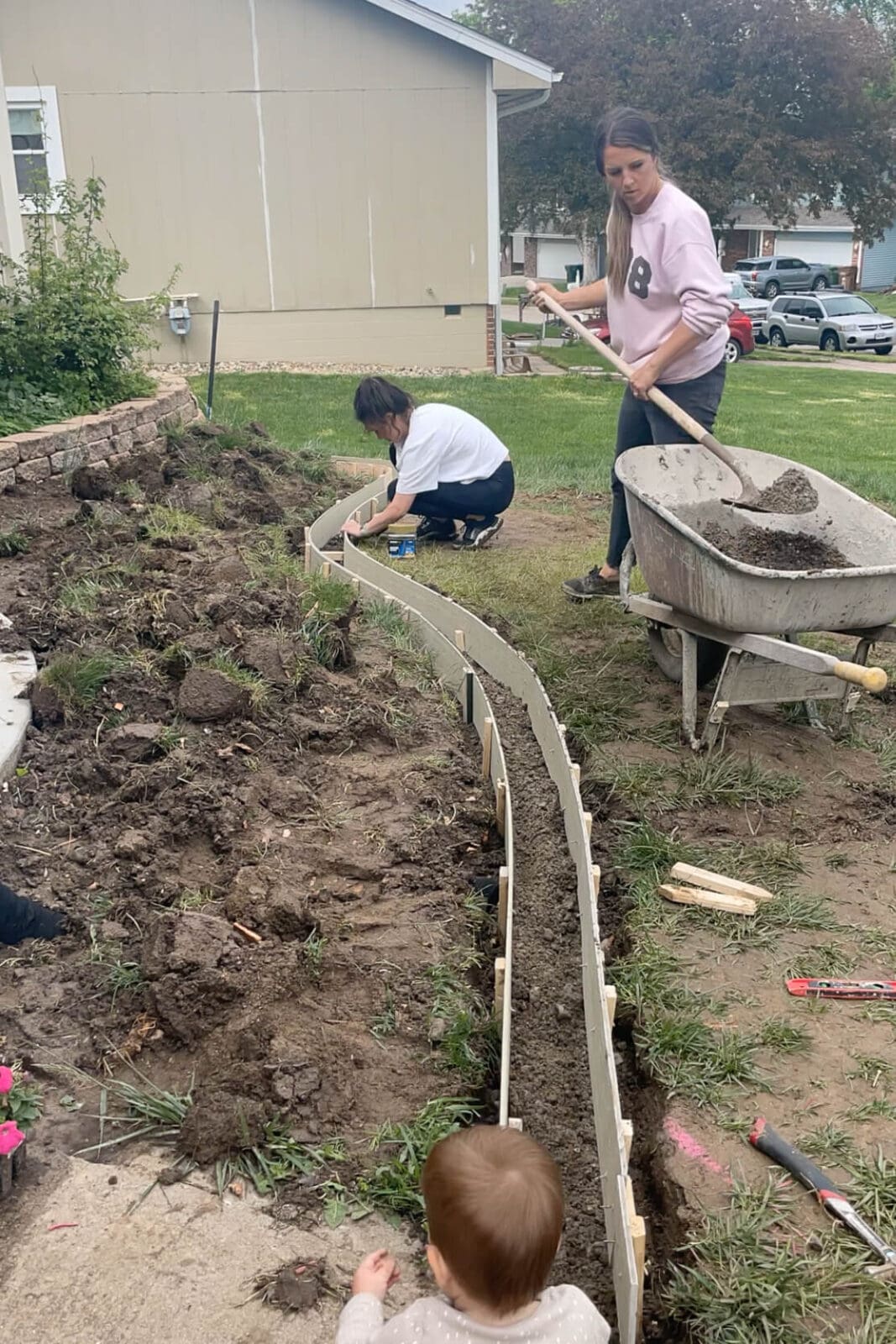 DIY Concrete Curbing in Your Yard | Crystel Montenegro Home