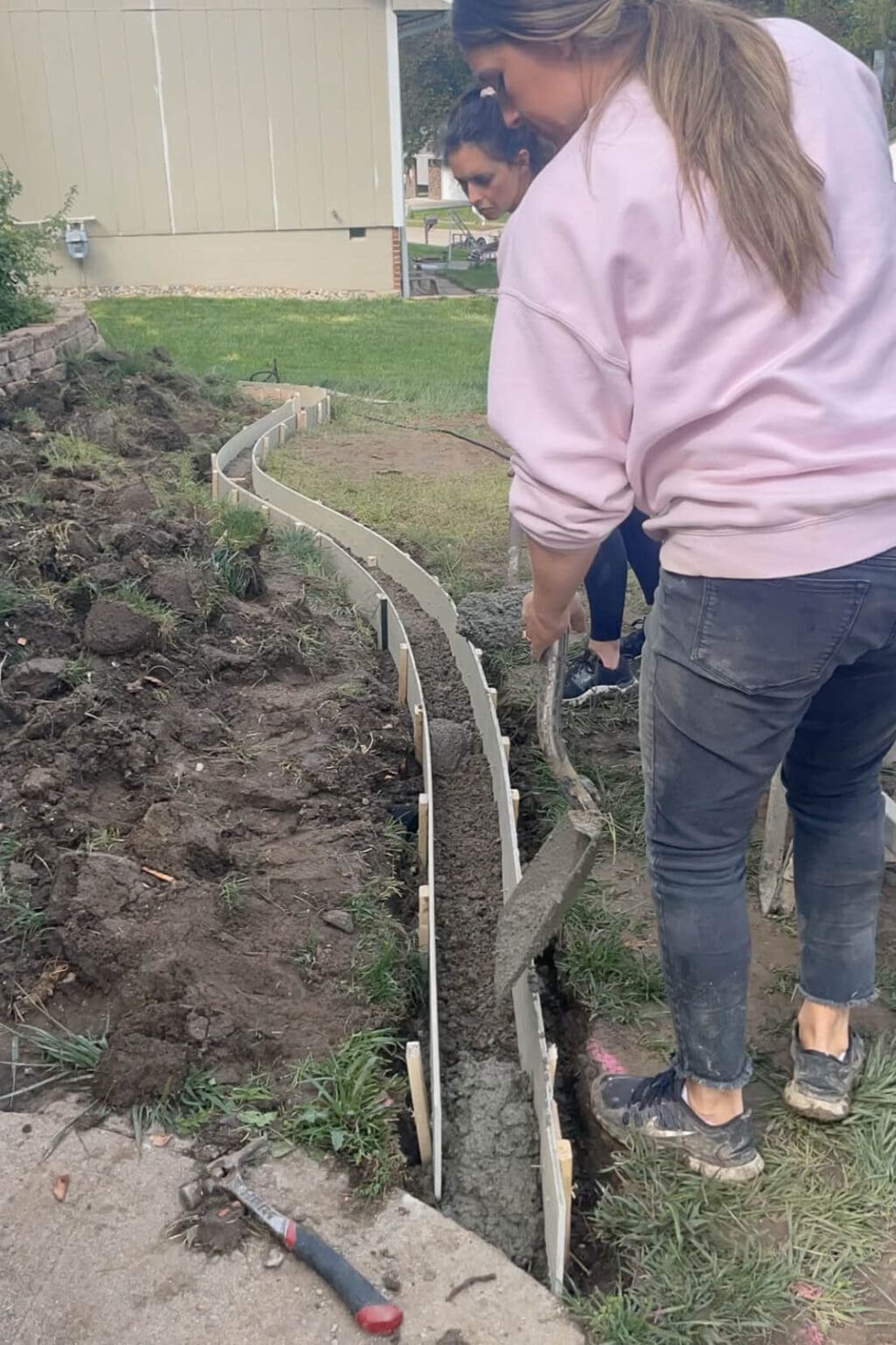 DIY Concrete Curbing in Your Yard | Crystel Montenegro Home