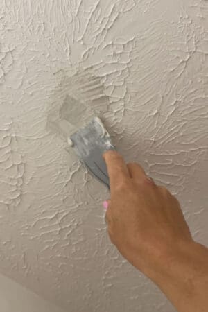 How to Touch Up Ceiling Paint Without Repainting the Whole Thing ...