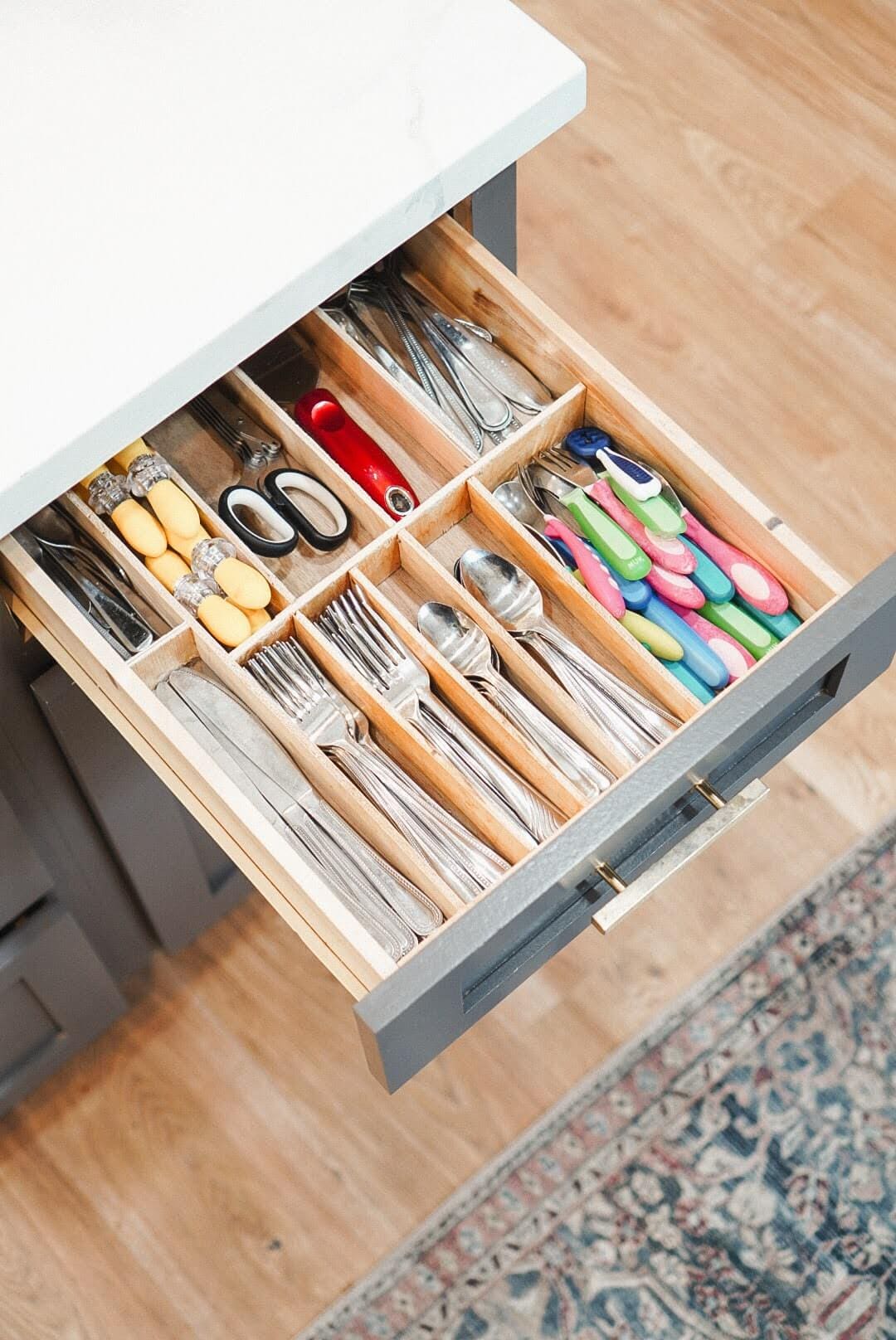 7 Kitchen Organization Ideas for Cabinets and Drawers | Crystel ...